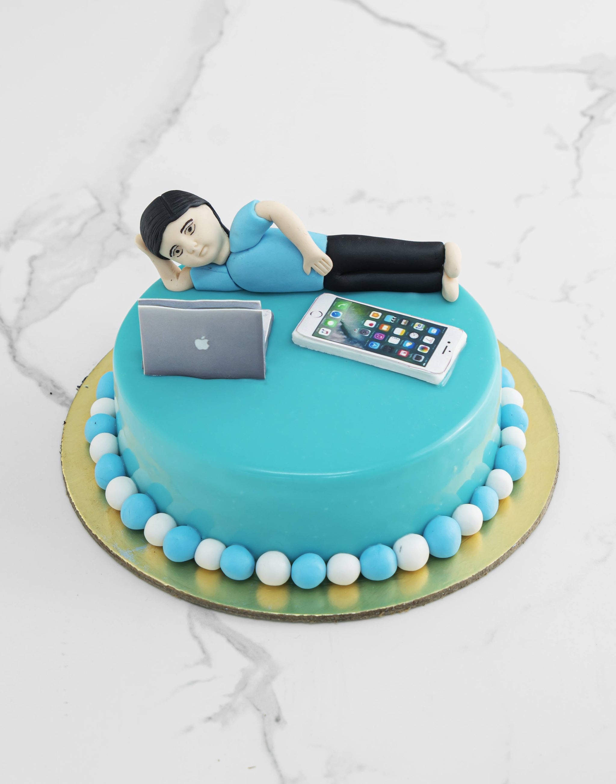 Laptop Chilling Cake. Cake Designs For husband. Noida & Gurgaon – Creme ...