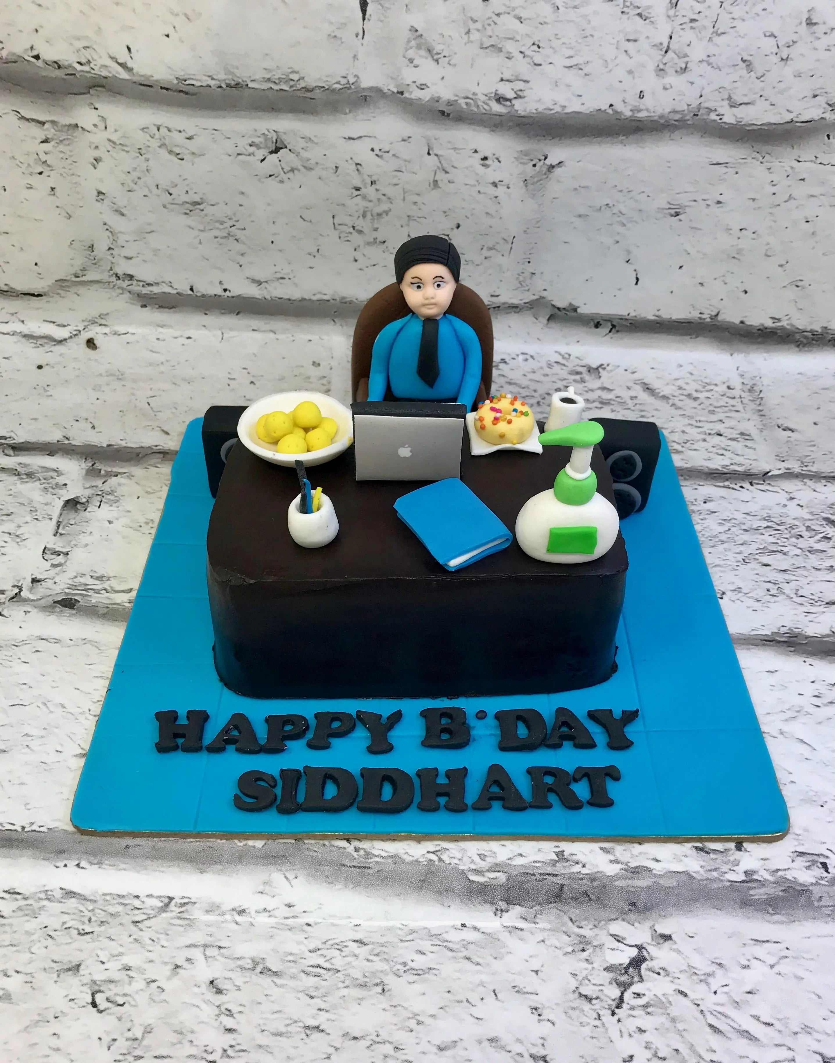 Workaholic Foodie Cake – Creme Castle