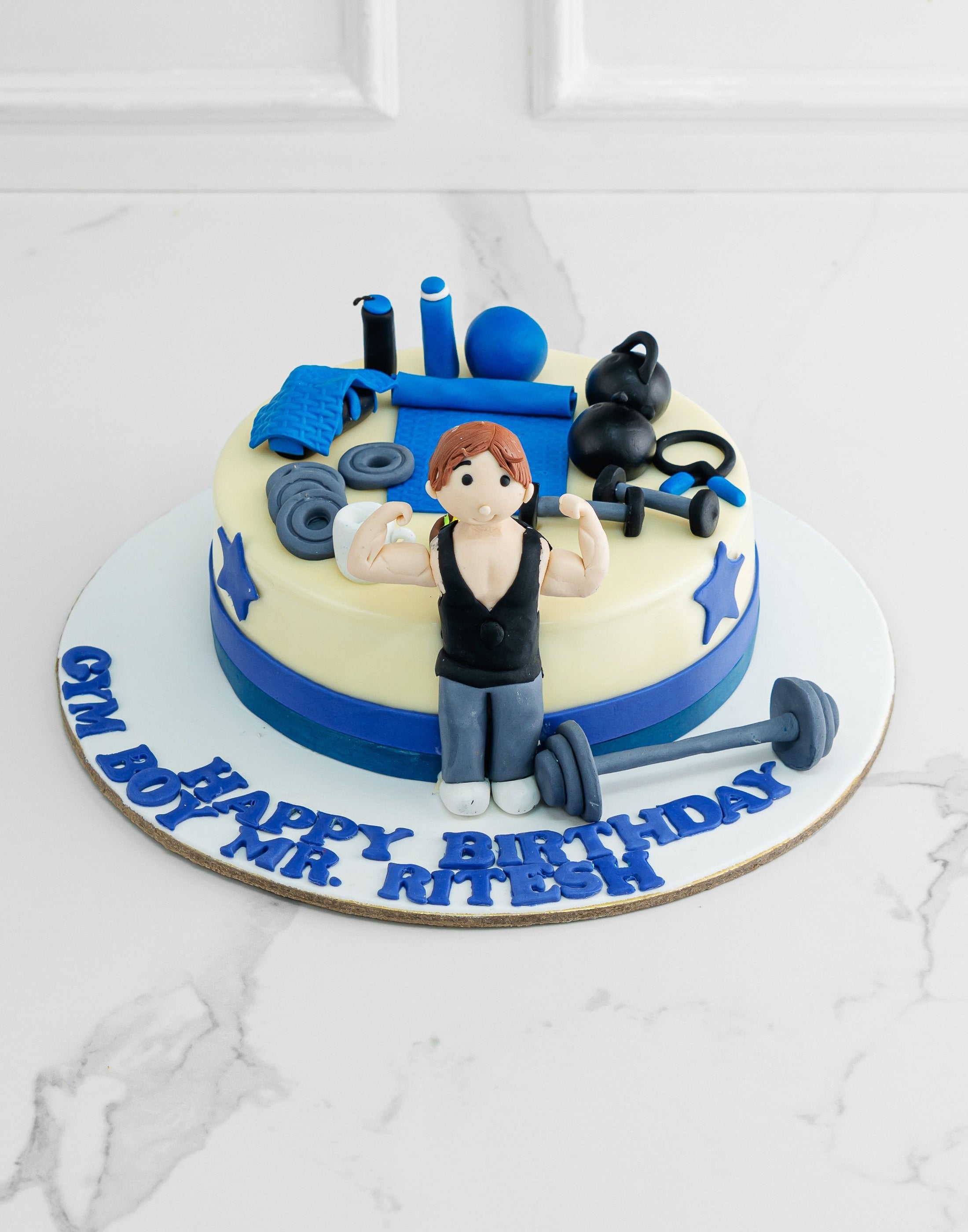 Stud Gymmer Cake - Creme Castle