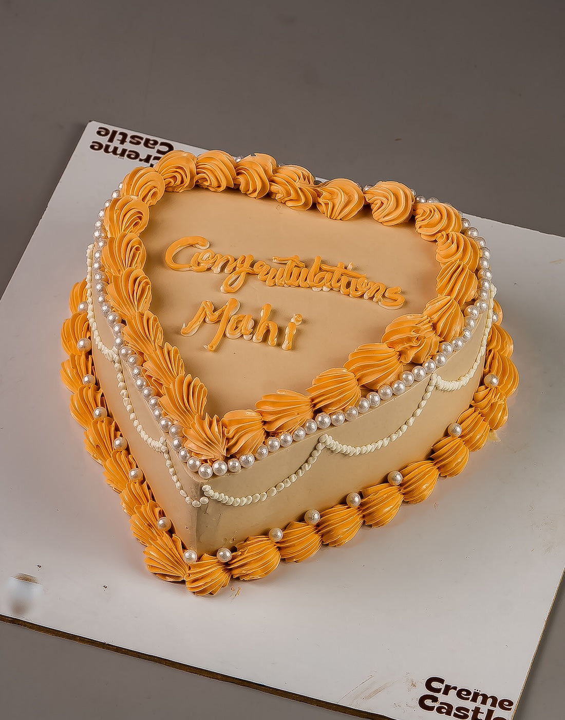 Gen Z Vintage Mood Cake – Creme Castle