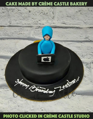 Hacker Cake – Creme Castle