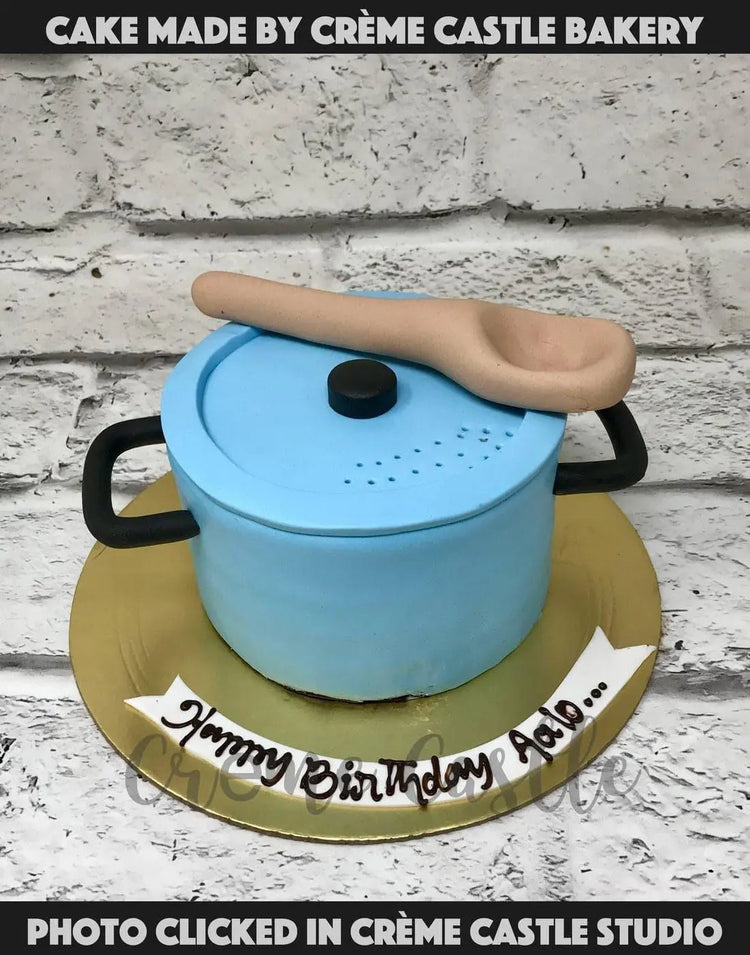 Pot and Ladle Cake – Creme Castle