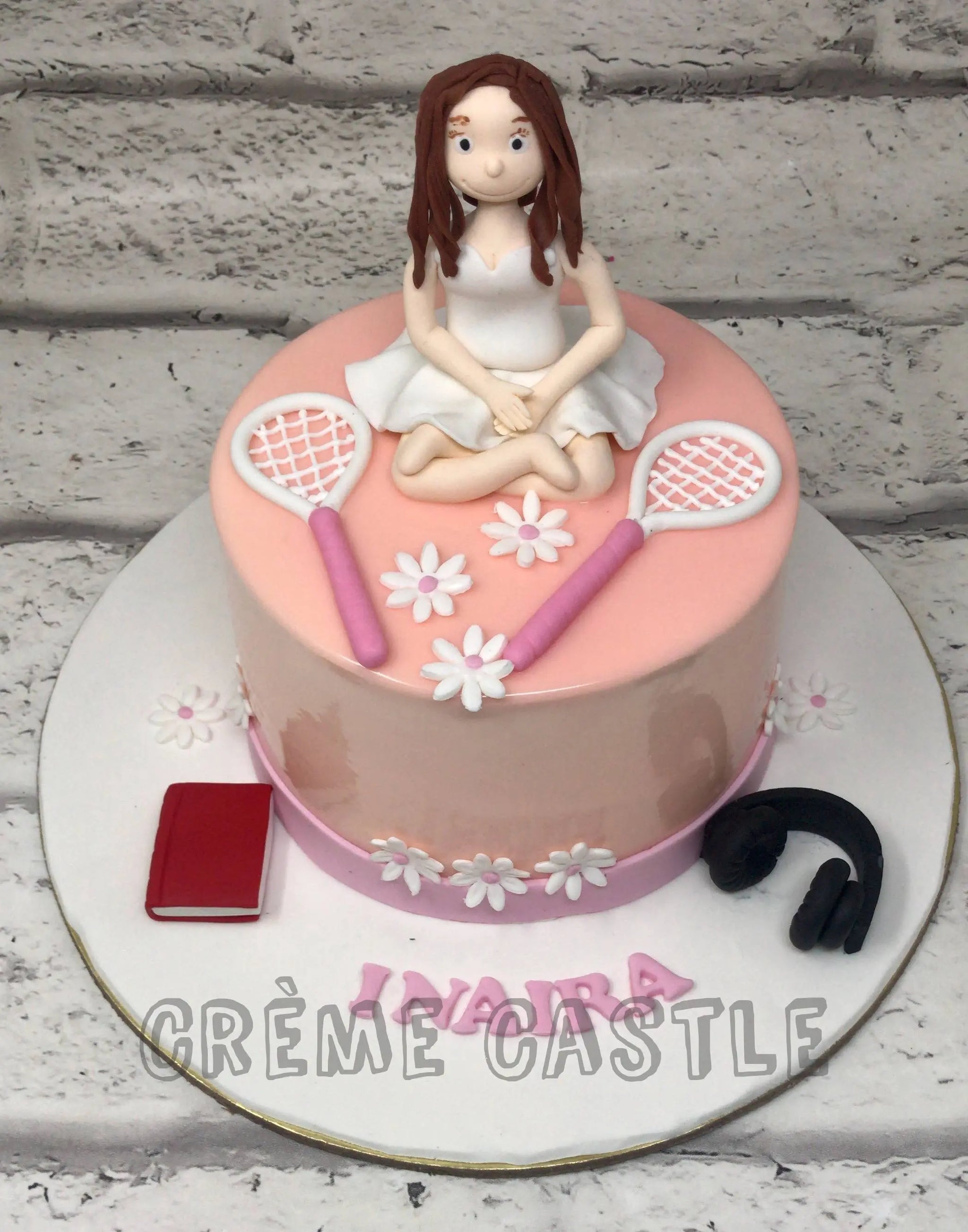 Badminton Girl Cake – Creme Castle