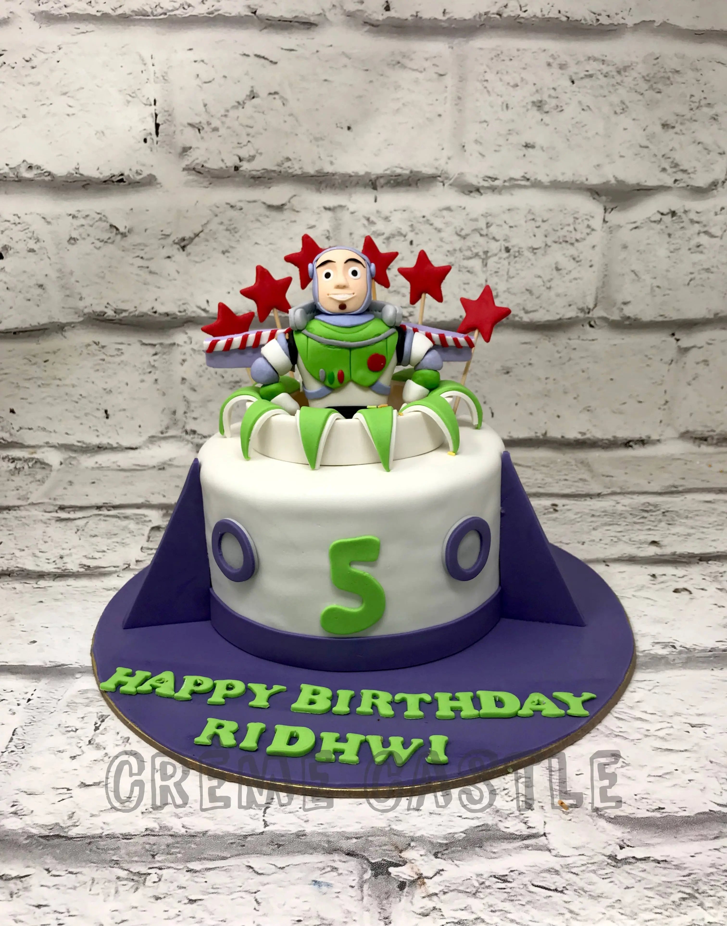 Buzz Aldrin Cake – Creme Castle
