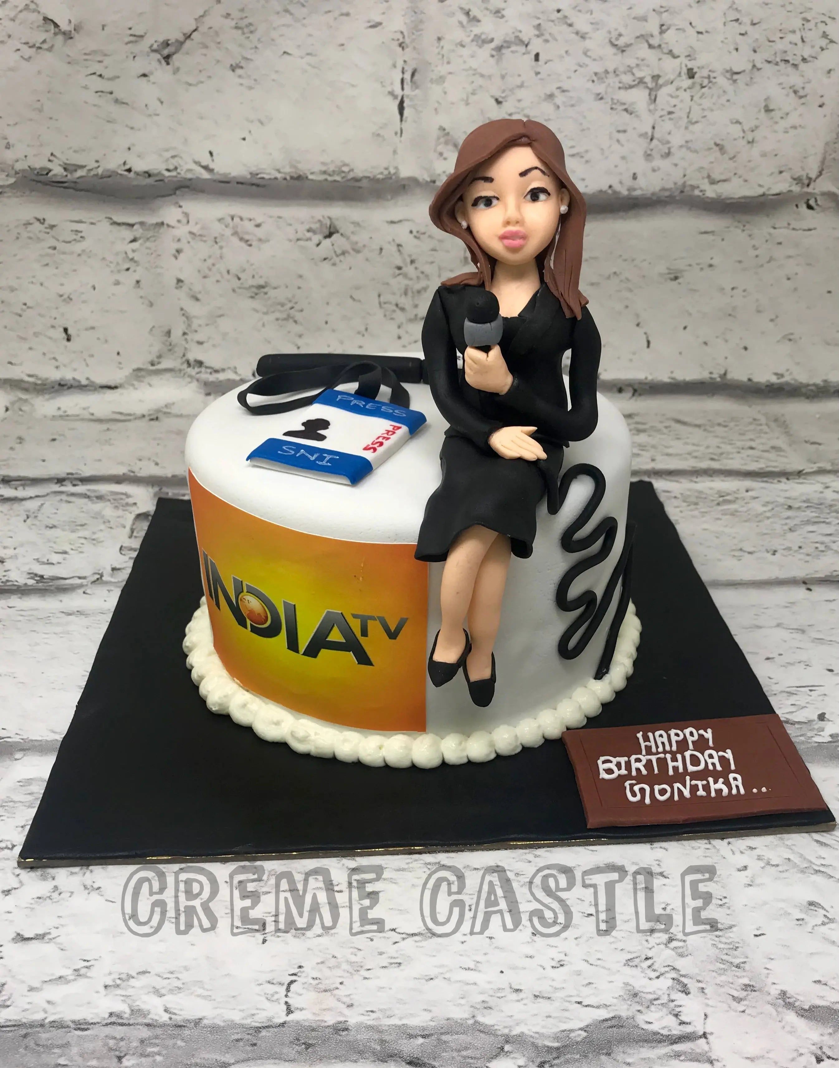 TV Reporter Cake – Creme Castle