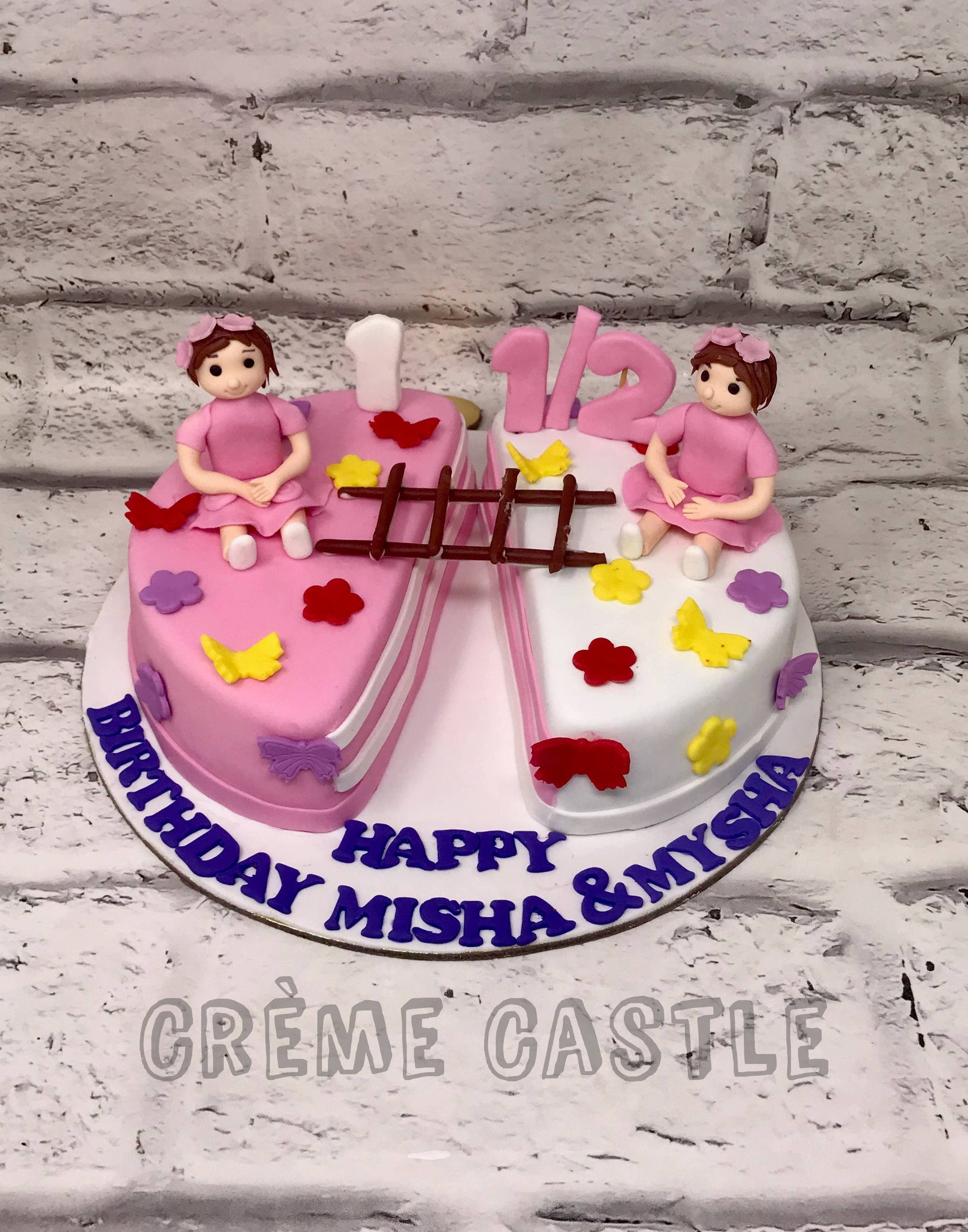 Twins Half Cake - Creme Castle